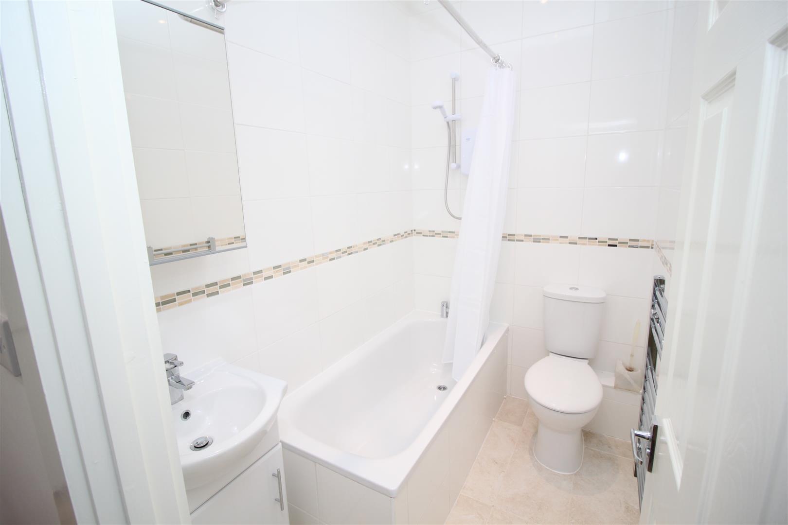 London Road, Colnbrook – Evans & Company